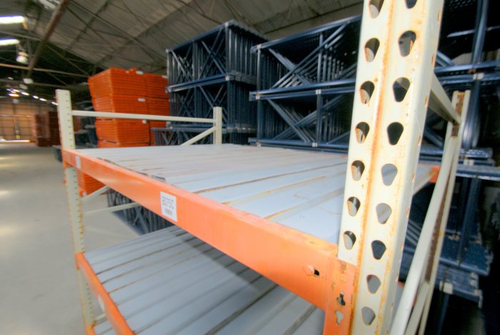 Corrugated Pallet Rack Decking